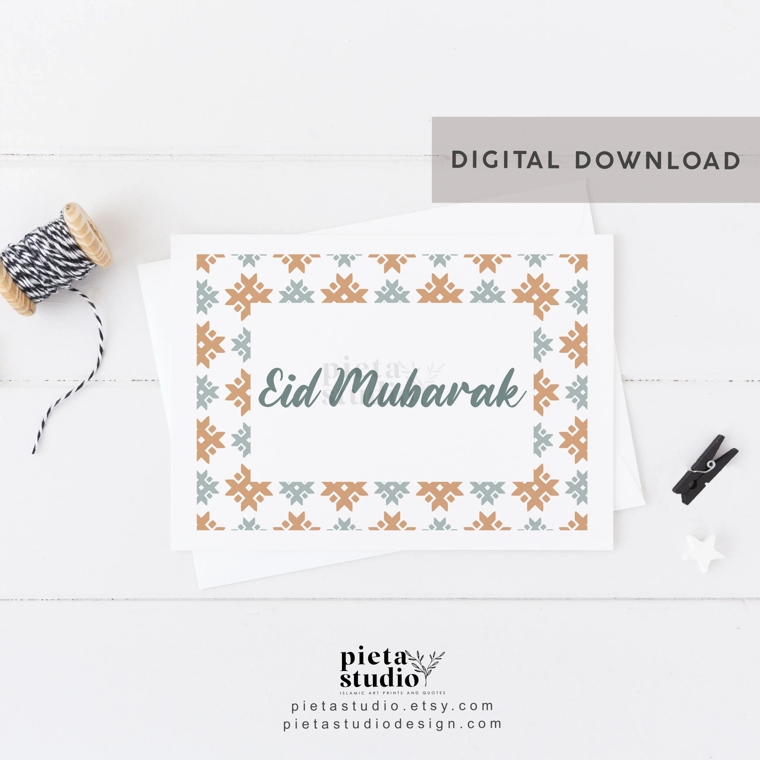 Share the joy with this classic pattern Eid mubarak card to your loved one!